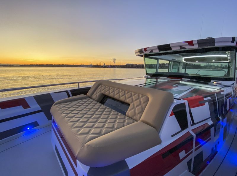 Axopar 37 XC Cross Cabin
