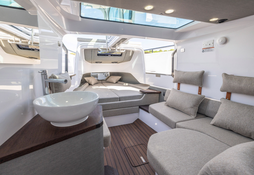 Axopar 37 Sun-Top » Axopar Boats