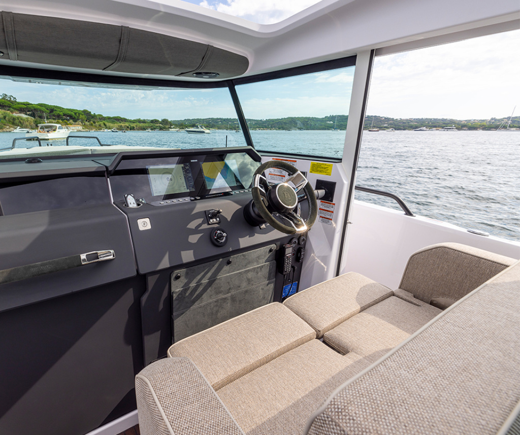 Axopar 37 XC Cross Cabin » Axopar Boats