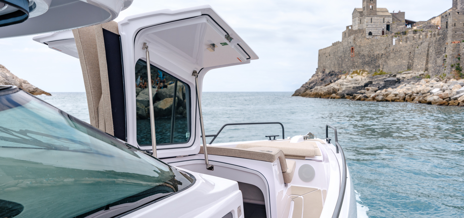 Axopar 45 Sun-Top » Axopar Boats